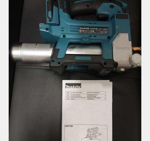 Аккумуляторный шприц для смазки Makita DGP180Z