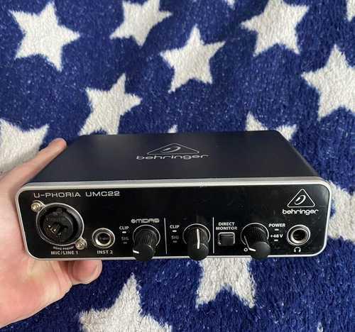Звуковая карта behringer umc22