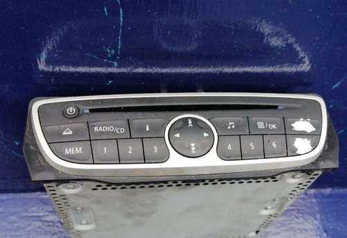 Магнитола Renault Fluence