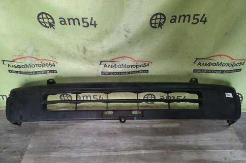 Бампер передний Toyota Hiace LH123 3L