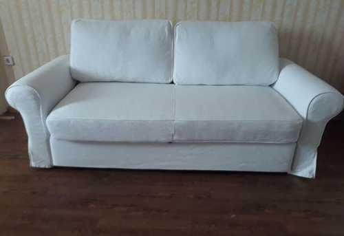 Два дивана-кровати Икеа с разными чехлами