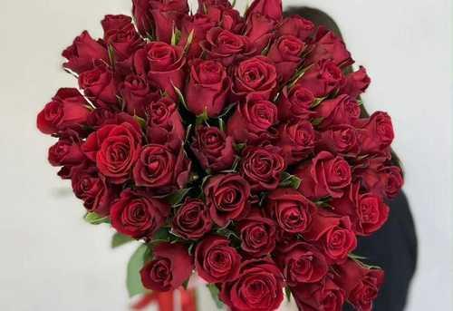 Букет красных роз с доставкой 51 шт