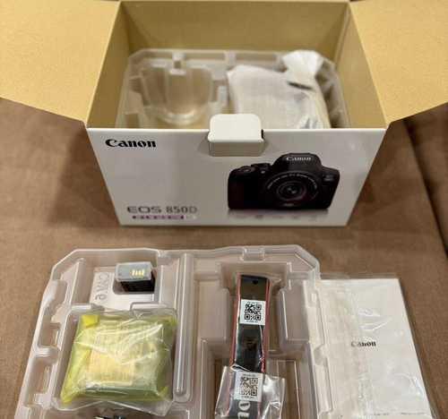 Canon EOS 850D body