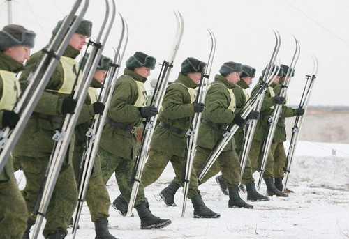 Беговые лыжи с чехлами для военных и академий