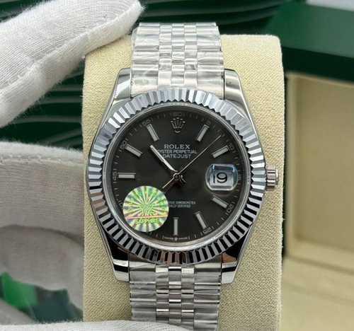 Часы Rolex Datejust серые