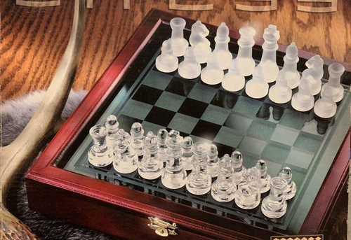 Шахматы со стеклянными фигурами