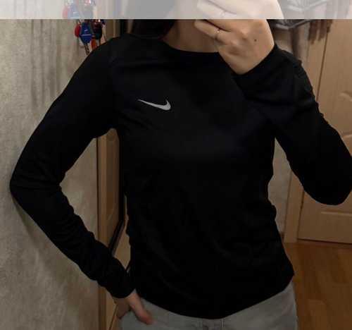 Спортивный лонгслив Nike