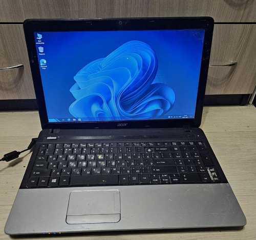 Ноутбук Acer Aspire E1-571G