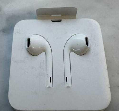 Наушники apple earpods с разъемом lightning