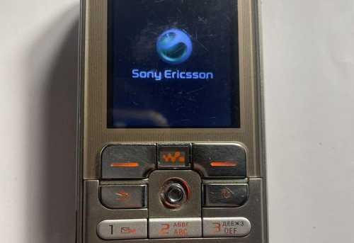 Телефон Sony-Ericsson W700i, версия для России