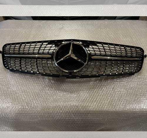 Решетка радиатора Mercedes W204 стиль diamante