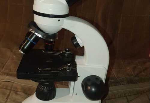 Микроскоп фирмы Levenhuk