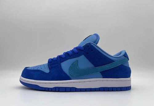 Nike sb dunk low blue raspberry