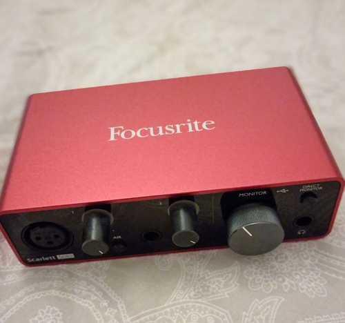 Внешняя звуковая карта focusrite solo 3rd