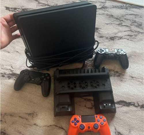 Игровая приставка ps4