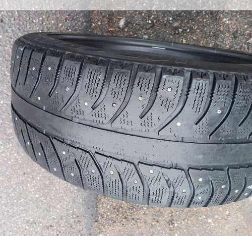 Bridgestone Ice Cruiser 7000 215/50 R17 91T