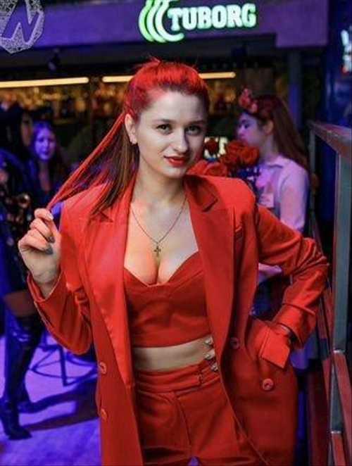 Красный брючный костюм-Тройка Malina Fashion