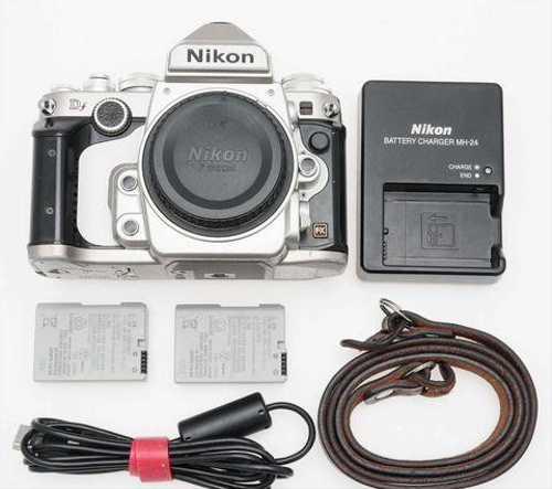 Nikon DF silver