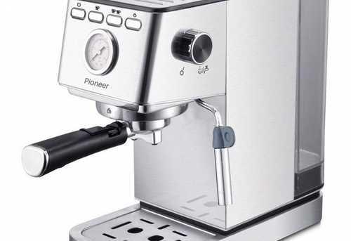 Кофеварка Pioneer CM110P рожкового типа