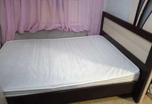 Кровать двухспальная с матрасом 160/200