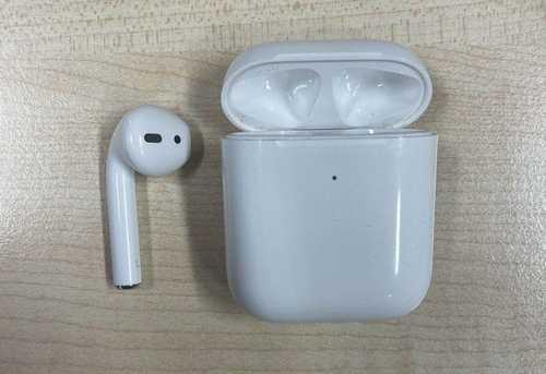 Apple AirPods 2nd Gen with Wireless Charging Case