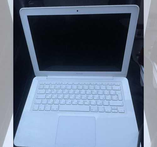 MacBook 13 (2010), 128 ГБ, Core 2 Duo, 2.4 ГГц, RAM 4 ГБ, NVIDIA GeForce 320M