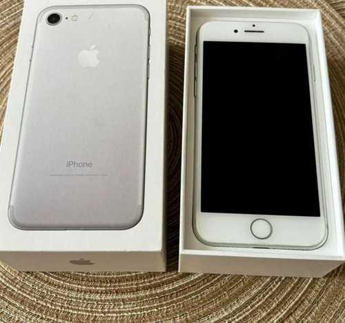 iPhone 7, 32 ГБ