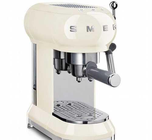 Кофеварка рожковая Smeg ECF01, кремовый