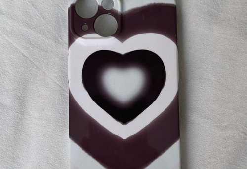 Чехол на iPhone 14 с сердцем