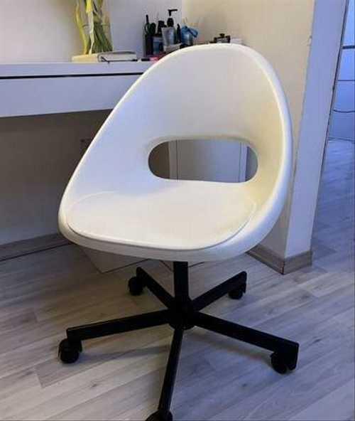 Белый стул IKEA Лобергет
