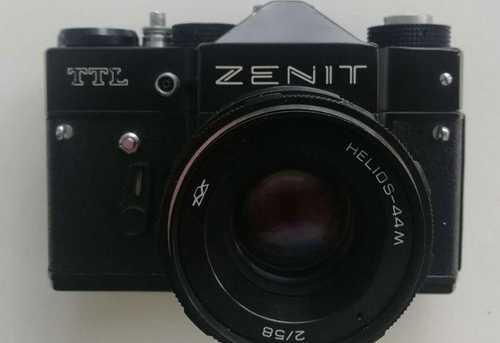 Фотоаппарат zenit TTL с объективом helios-44 M