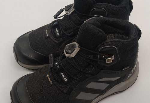 Кроссовки демисезонные мембранные Adidas Terrex 17
