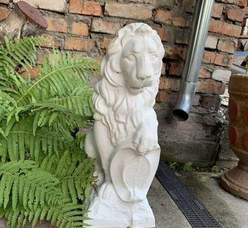 Гипсовая скульптура лев (фасадный гипс)