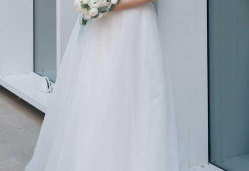 Брендовое свадебное платье в стиле минимализм