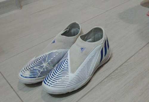 Футбольные бутсы Adidas predator