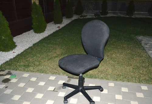 Черное компьютерное кресло, кресло для дачи