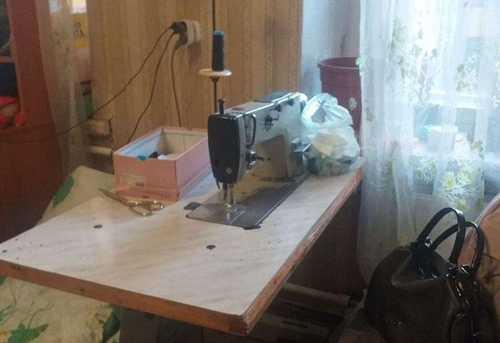 Промышленая швейная машинка