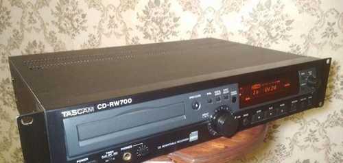 CD рекордер Tascam CD-RW700