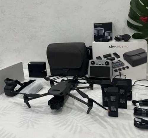 Квадрокоптер Dji Mavic 3 Pro Fly More Combo