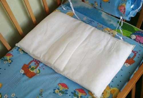 Кроватка детская с бортиком и подушкой