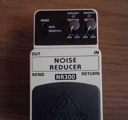 Behringer nr300