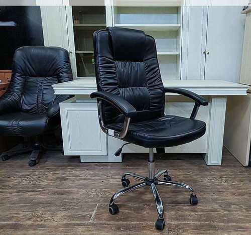 Кресло офисное б/у Riva Chair 9082-2 эко 12712-чрн