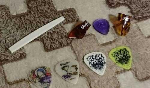 Медиаторы, порожек для гитары