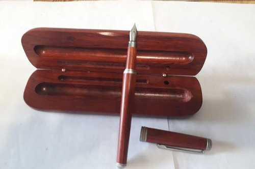Ручка перьевая в деревянном корпусе