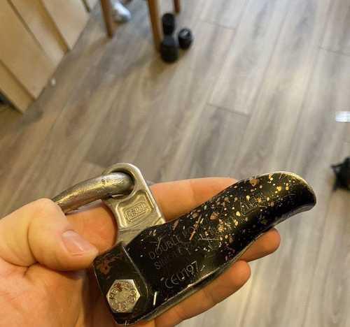 Зажим Petzl Shunt   карабин