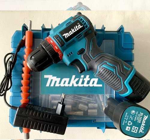 Шуруповерт бесщеточный 18 вольт Makita с битами