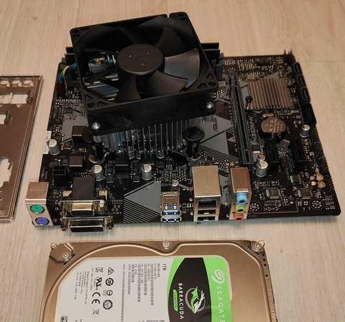 Asus Prime H310   i3-8100   16 GB DDR4   1 TB Hdd