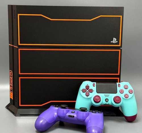 Sony PlayStation 4 FAT, 1000 ГБ, 2 геймпада
