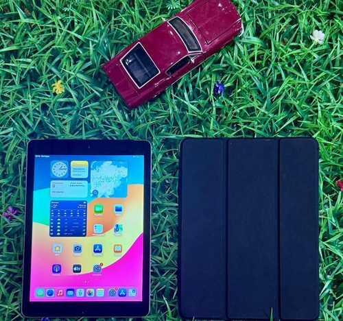 Отличный iPad 6 32gb Cellular Space Gray
