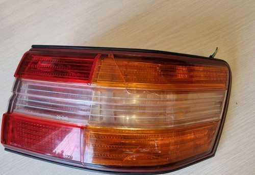 Toyota Mark II задний правый стоп дорест